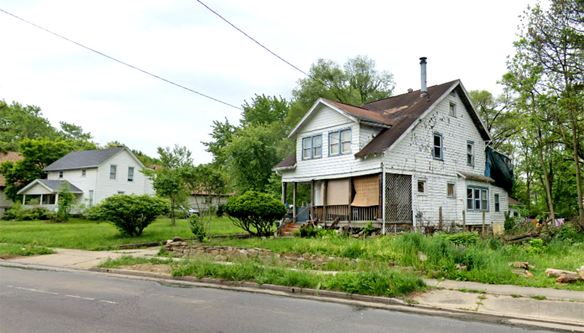 Eight Akron houses added to demolition list after board vote - Signal Akron